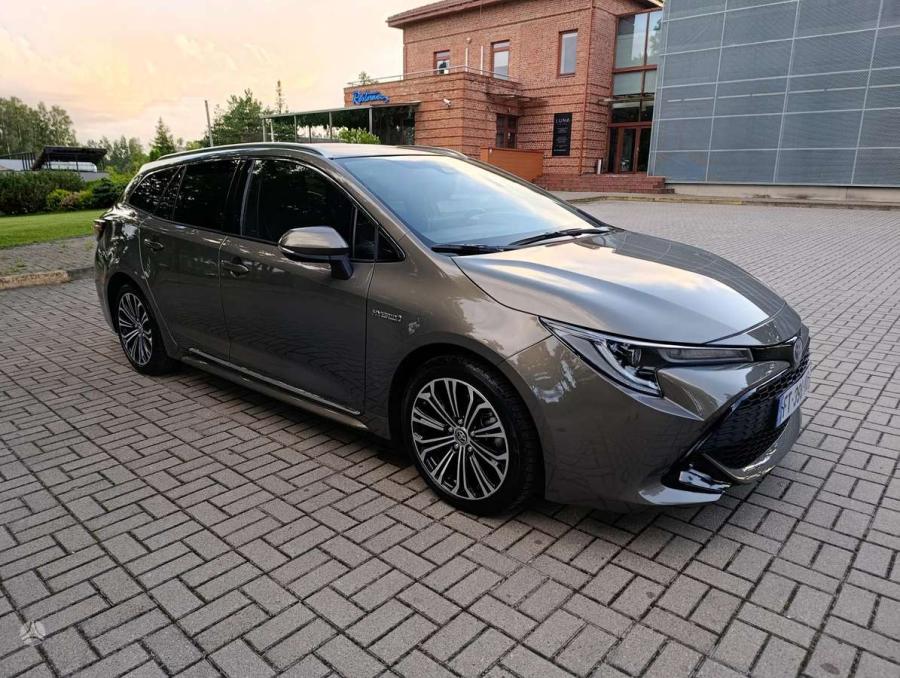 Grey Toyota Corolla 2020 in Marijampole, with an engine capacity of 1.99 L and mileage of 19 thousand km for 20900 €, photo 11 on AUTOMOTO.COM.LV
