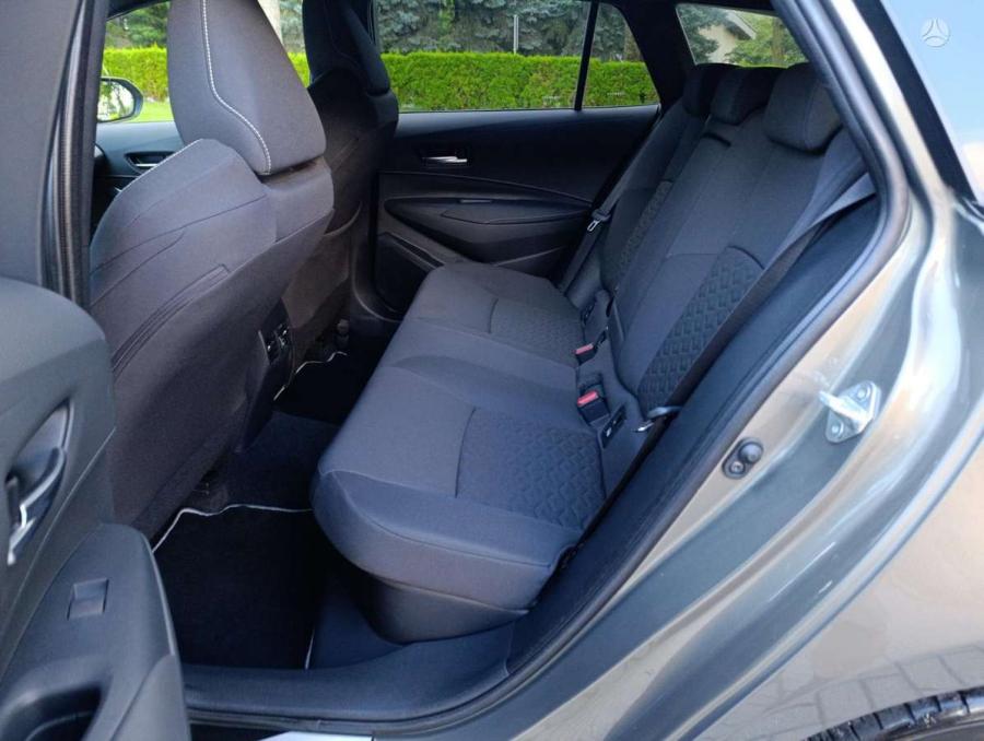 Grey Toyota Corolla 2020 in Marijampole, with an engine capacity of 1.99 L and mileage of 19 thousand km for 20900 €, photo 21 on AUTOMOTO.COM.LV