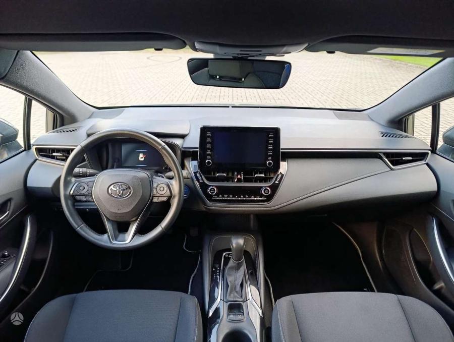 Grey Toyota Corolla 2020 in Marijampole, with an engine capacity of 1.99 L and mileage of 19 thousand km for 20900 €, photo 28 on AUTOMOTO.COM.LV