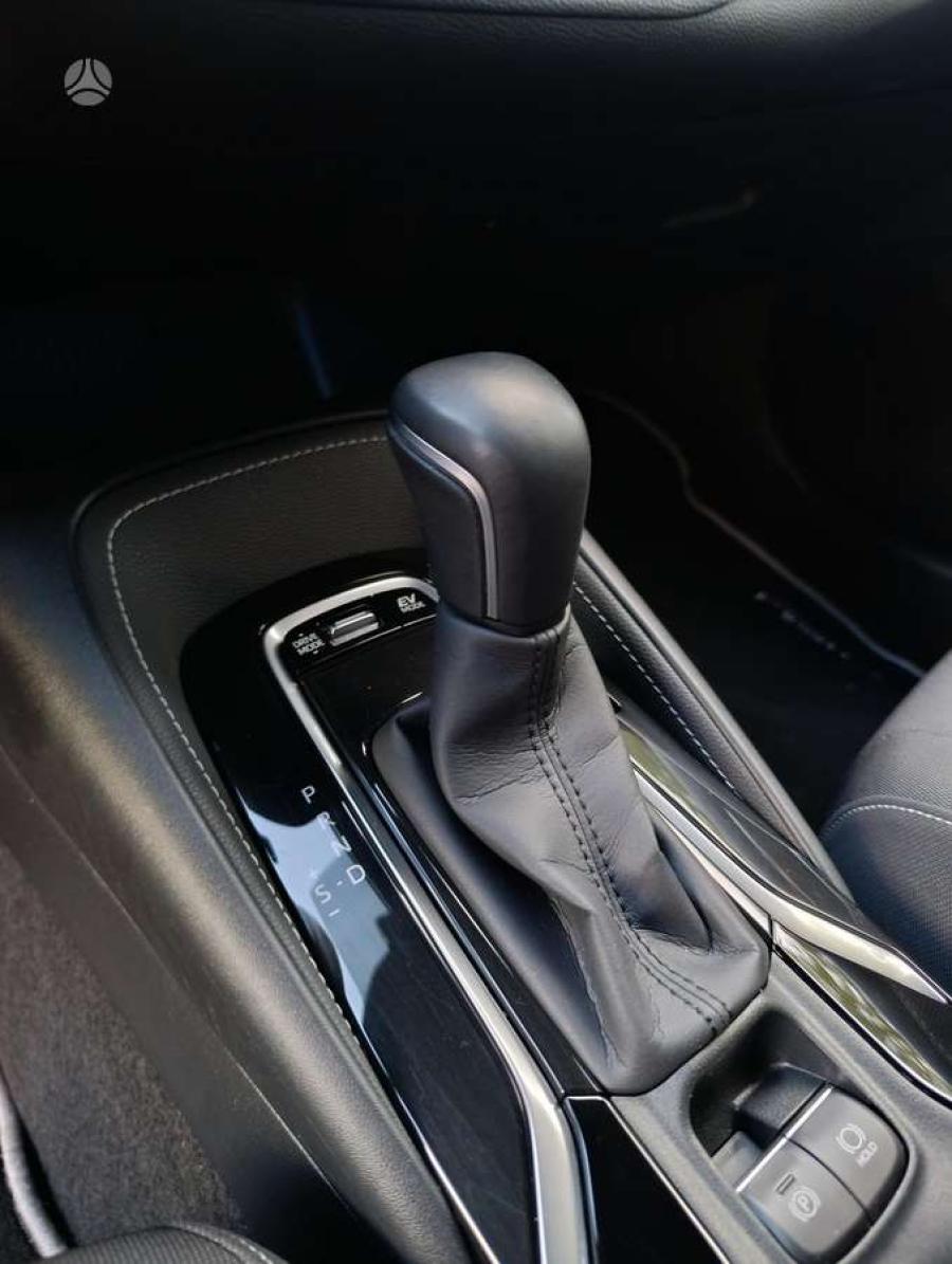 Grey Toyota Corolla 2020 in Marijampole, with an engine capacity of 1.99 L and mileage of 19 thousand km for 20900 €, photo 32 on AUTOMOTO.COM.LV