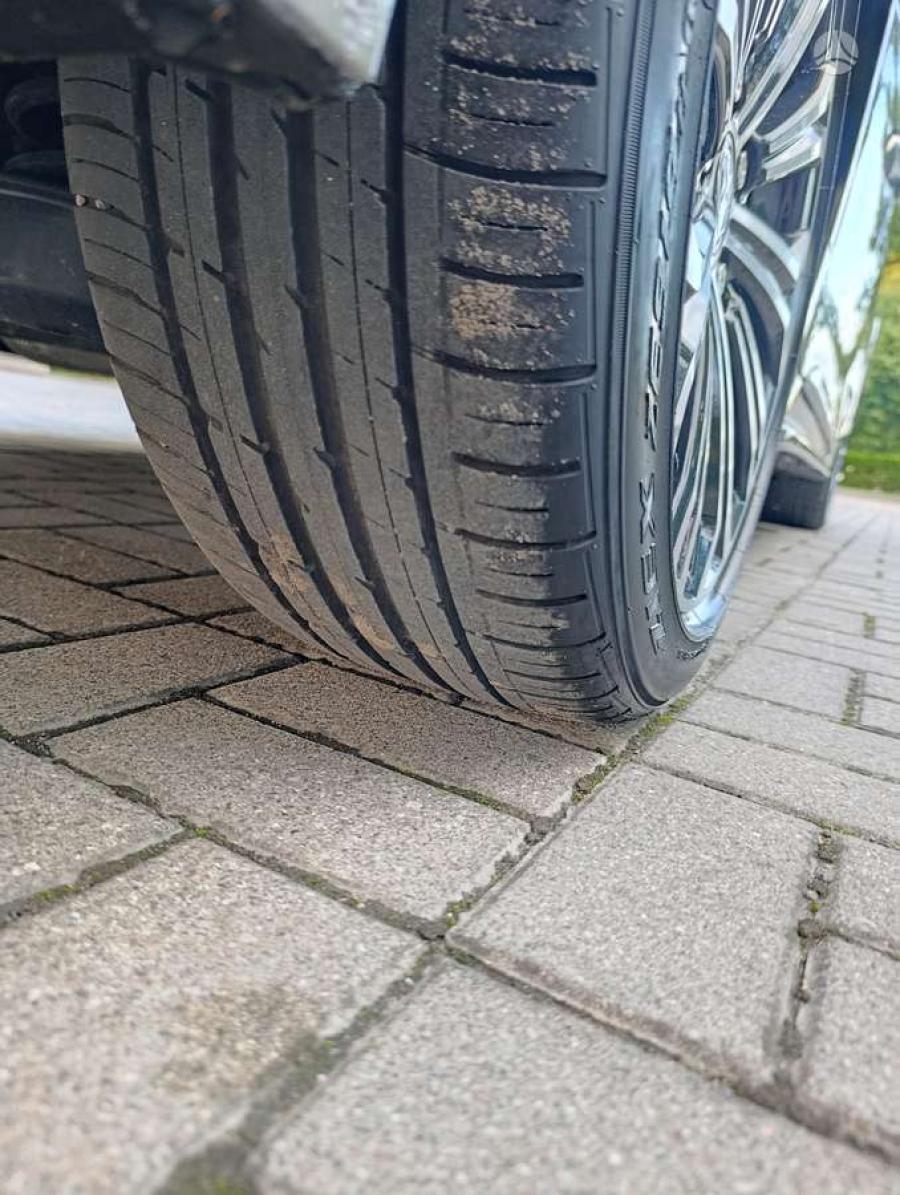 Grey Toyota Corolla 2020 in Marijampole, with an engine capacity of 1.99 L and mileage of 19 thousand km for 20900 €, photo 40 on AUTOMOTO.COM.LV