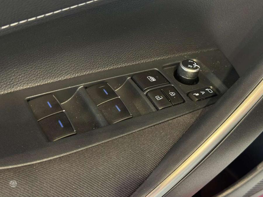 Pelēks Toyota Corolla 2020 Šauļi, ar dzinēja tilpumu 1.80 L un nobraukumu 79 tūkst. km par 18900 €, foto 13 vietnē AUTOMOTO.COM.LV