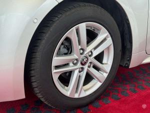 Pelēks Toyota Corolla 2020 Šauļi, ar dzinēja tilpumu 1.80 L un nobraukumu 79 tūkst. km par 18900 €, foto 31 vietnē AUTOMOTO.COM.LV