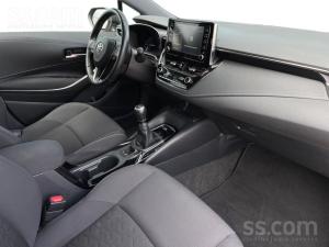 Pelēks Toyota Corolla 2020 Rīga, ar dzinēja tilpumu 1.20 L un nobraukumu 143 tūkst. km par 12990 €, foto 7 vietnē AUTOMOTO.COM.LV