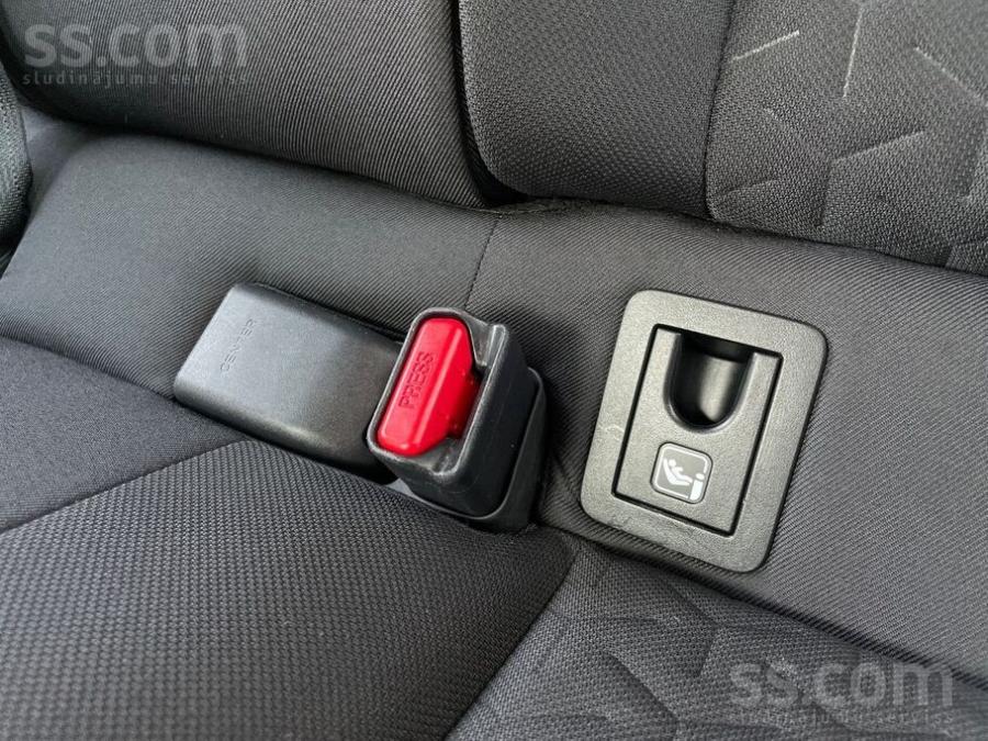 Pelēks Toyota Corolla 2020 Rīga, ar dzinēja tilpumu 1.20 L un nobraukumu 143 tūkst. km par 12990 €, foto 32 vietnē AUTOMOTO.COM.LV