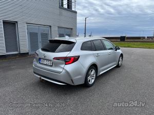 Grey Toyota Corolla 2020 in Tallinn, with an engine capacity of 1.20 L and mileage of 101 thousand km for 15700 €, photo 3 on AUTOMOTO.COM.LV