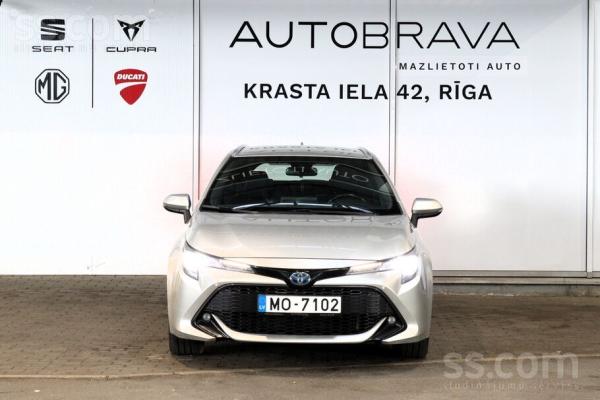 Grey Toyota Corolla 2020 in Riga, with an engine capacity of 2.00 L and mileage of 105 thousand km for 19490 €, photo 3 on AUTOMOTO.COM.LV