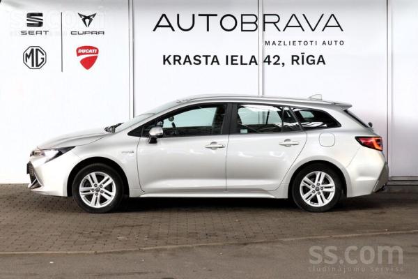 Grey Toyota Corolla 2020 in Riga, with an engine capacity of 2.00 L and mileage of 105 thousand km for 19490 €, photo 5 on AUTOMOTO.COM.LV