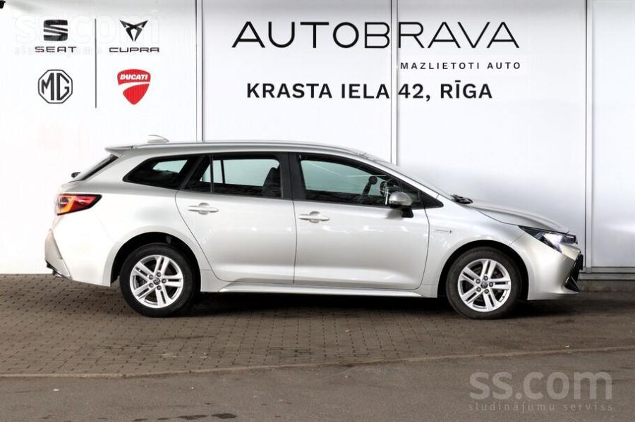 Grey Toyota Corolla 2020 in Riga, with an engine capacity of 2.00 L and mileage of 105 thousand km for 19490 €, photo 6 on AUTOMOTO.COM.LV