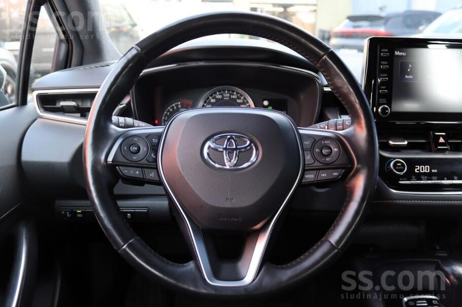 Grey Toyota Corolla 2020 in Riga, with an engine capacity of 2.00 L and mileage of 105 thousand km for 19490 €, photo 12 on AUTOMOTO.COM.LV