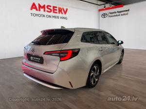 Pelēks Toyota Corolla 2020 Pērnava, ar dzinēja tilpumu 1.20 L un nobraukumu 85 tūkst. km par 14700 €, foto 3 vietnē AUTOMOTO.COM.LV
