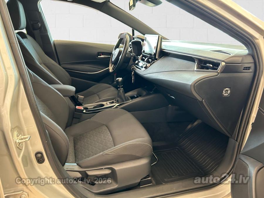 Pelēks Toyota Corolla 2020 Pērnava, ar dzinēja tilpumu 1.20 L un nobraukumu 85 tūkst. km par 14700 €, foto 7 vietnē AUTOMOTO.COM.LV