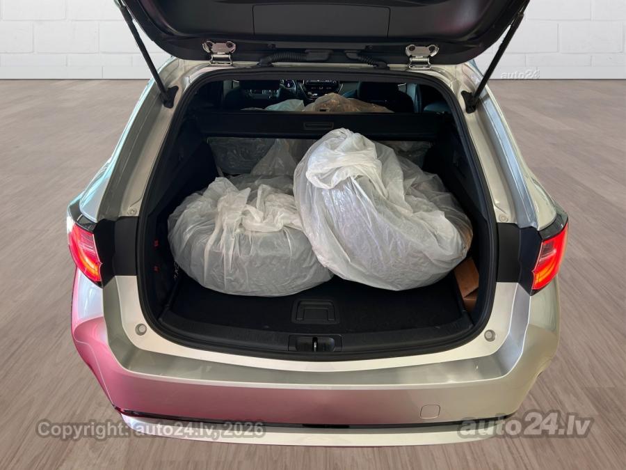 Pelēks Toyota Corolla 2020 Pērnava, ar dzinēja tilpumu 1.20 L un nobraukumu 85 tūkst. km par 14700 €, foto 11 vietnē AUTOMOTO.COM.LV