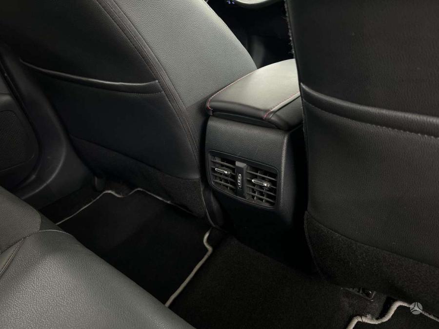 Grey Toyota Corolla 2020 in Vilnius, with an engine capacity of 1.80 L and mileage of 96 thousand km for 20900 €, photo 35 on AUTOMOTO.COM.LV