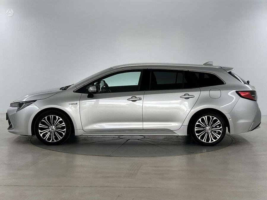 Grey Toyota Corolla 2020 in Vilnius, with an engine capacity of 1.80 L and mileage of 96 thousand km for 20900 €, photo 4 on AUTOMOTO.COM.LV