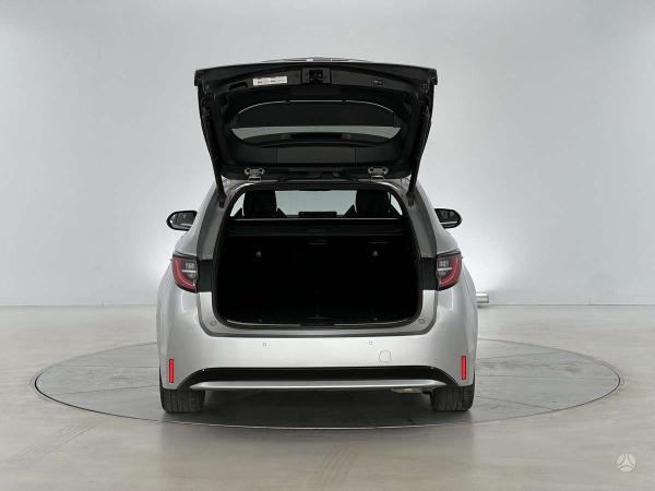 Grey Toyota Corolla 2020 in Vilnius, with an engine capacity of 1.80 L and mileage of 96 thousand km for 20900 €, photo 11 on AUTOMOTO.COM.LV