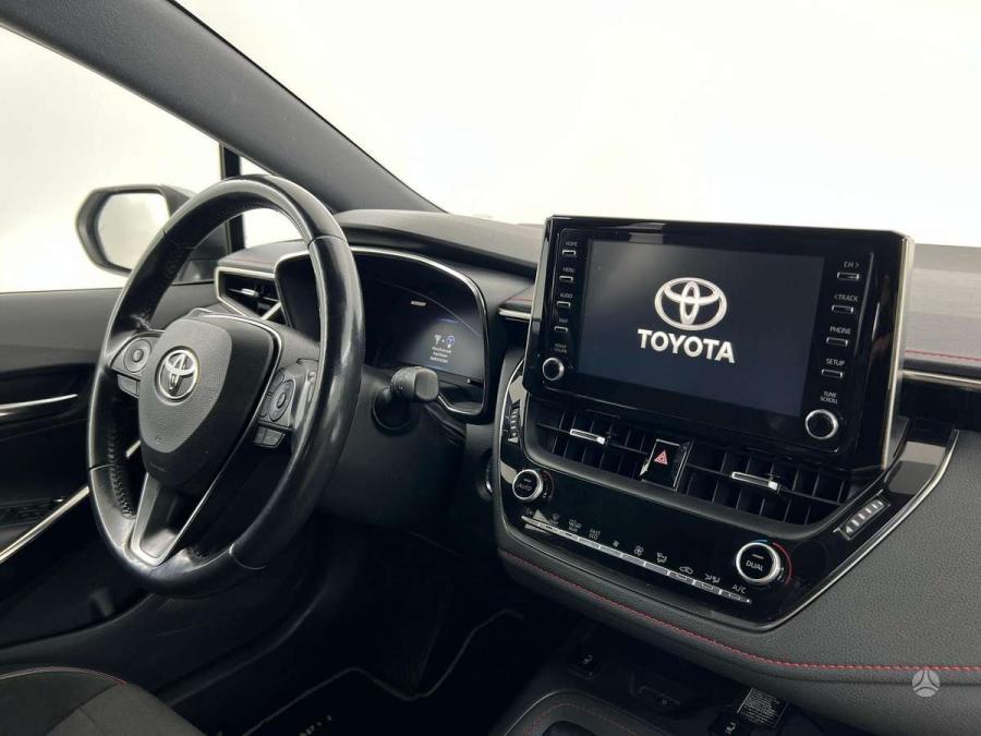 Grey Toyota Corolla 2020 in Vilnius, with an engine capacity of 1.80 L and mileage of 96 thousand km for 20900 €, photo 15 on AUTOMOTO.COM.LV