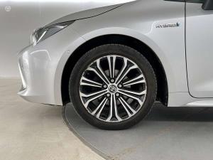 Grey Toyota Corolla 2020 in Vilnius, with an engine capacity of 1.80 L and mileage of 96 thousand km for 20900 €, photo 16 on AUTOMOTO.COM.LV