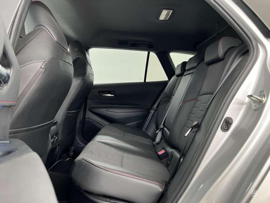 Grey Toyota Corolla 2020 in Vilnius, with an engine capacity of 1.80 L and mileage of 96 thousand km for 20900 €, photo 22 on AUTOMOTO.COM.LV