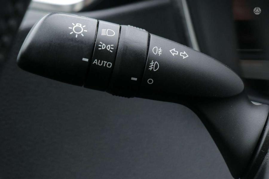 Pelēks Toyota Corolla 2020 Viļņa, ar dzinēja tilpumu 1.20 L un nobraukumu 115 tūkst. km par 14900 €, foto 24 vietnē AUTOMOTO.COM.LV