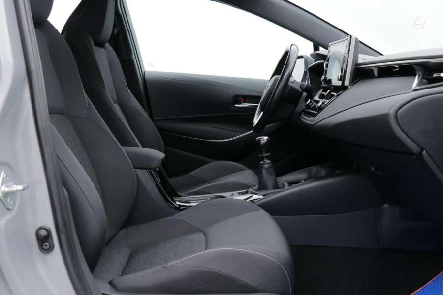 Grey Toyota Corolla 2020 in Vilnius, with an engine capacity of 1.20 L and mileage of 115 thousand km for 14900 €, photo 10 on AUTOMOTO.COM.LV