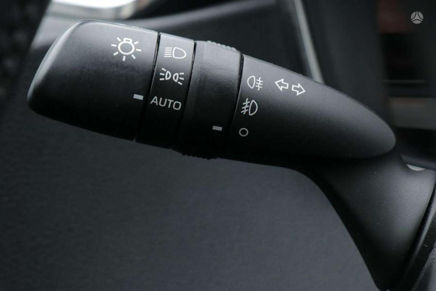 Grey Toyota Corolla 2020 in Vilnius, with an engine capacity of 1.20 L and mileage of 115 thousand km for 14900 €, photo 24 on AUTOMOTO.COM.LV