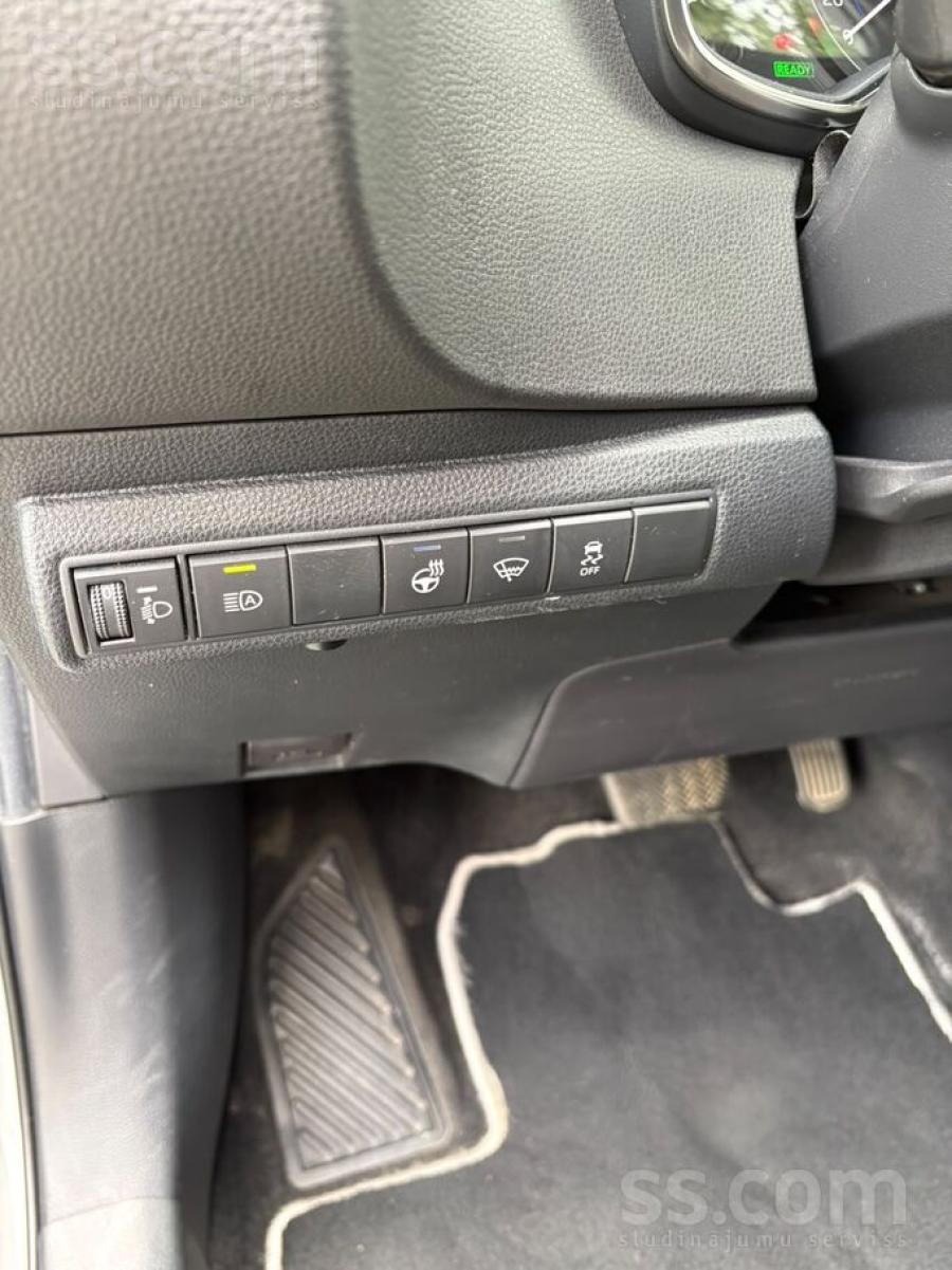 Pelēks Toyota Corolla 2020 Rīga, ar dzinēja tilpumu 2.00 L un nobraukumu 116 tūkst. km par 19500 €, foto 12 vietnē AUTOMOTO.COM.LV