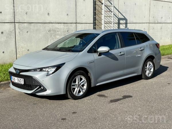 Toyota Corolla 2020 Rīga vietnē Pelēks Toyota Corolla 2020 Rīga, ar dzinēja tilpumu 2.00 L un nobraukumu 116 tūkst. km par 19500 €, foto 4 vietnē AUTOMOTO.COM.LV