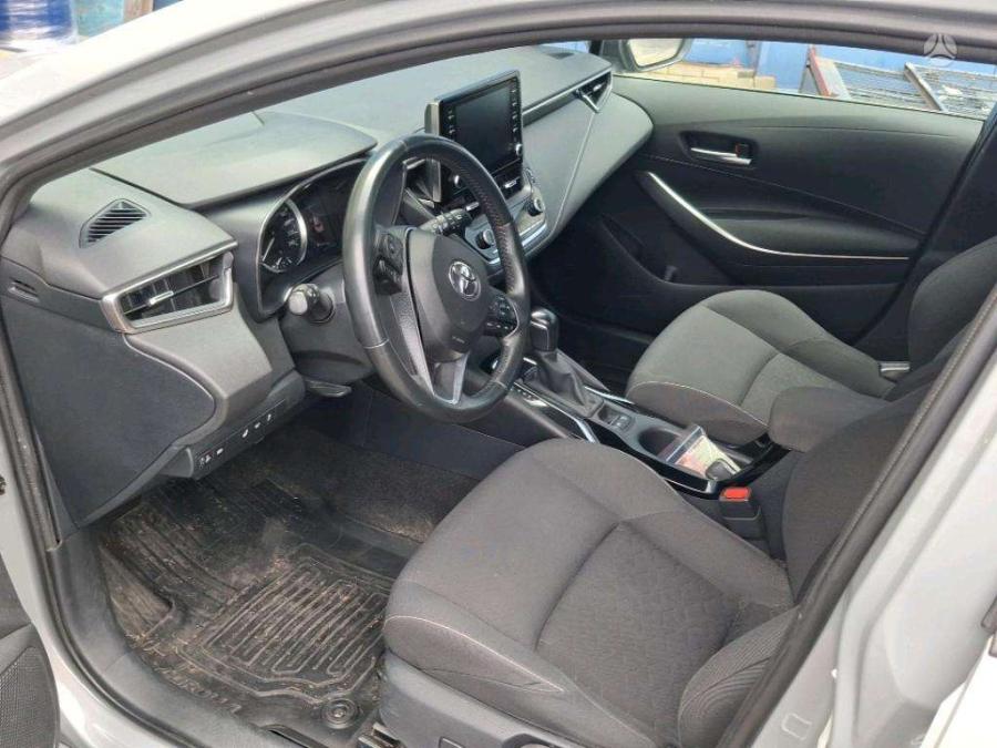 Pelēks Toyota Corolla 2020 Viļņa, ar dzinēja tilpumu 1.80 L un nobraukumu 121 tūkst. km par 15900 €, foto 6 vietnē AUTOMOTO.COM.LV