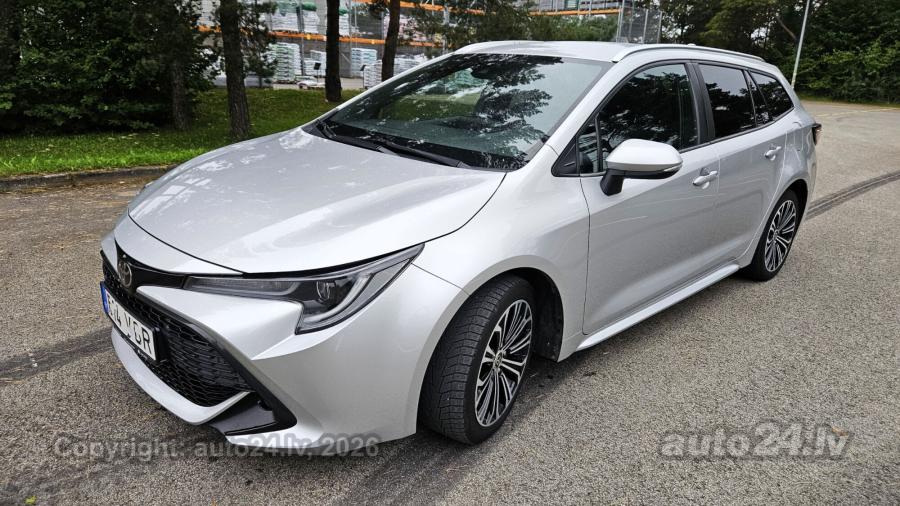 Grey Toyota Corolla 2020 in Tallinn, with an engine capacity of 1.20 L and mileage of 154 thousand km for 11800 €, photo 4 on AUTOMOTO.COM.LV