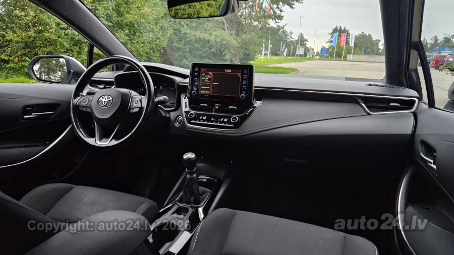Grey Toyota Corolla 2020 in Tallinn, with an engine capacity of 1.20 L and mileage of 154 thousand km for 11800 €, photo 16 on AUTOMOTO.COM.LV
