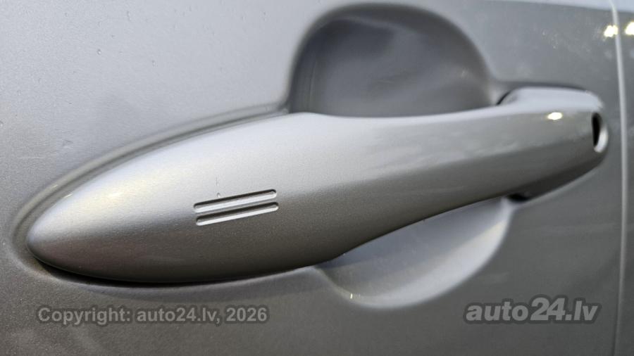 Grey Toyota Corolla 2020 in Tallinn, with an engine capacity of 1.20 L and mileage of 154 thousand km for 11800 €, photo 31 on AUTOMOTO.COM.LV