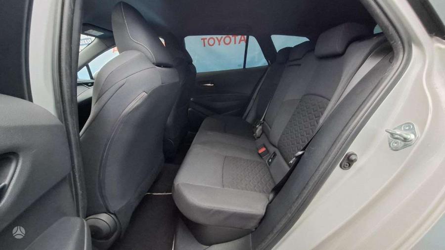 Grey Toyota Corolla 2021 in Siauliai, with an engine capacity of 1.80 L and mileage of 98 thousand km for 12900 €, photo 15 on AUTOMOTO.COM.LV