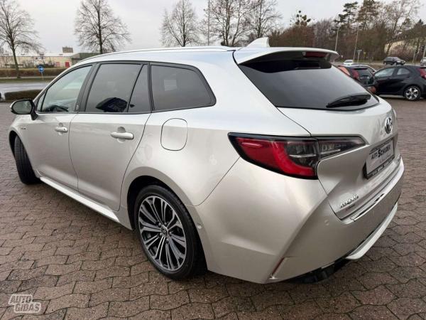 Grey Toyota Corolla 2021 in Kaunas, with an engine capacity of 2.00 L and mileage of 72 thousand km for 26510 €, photo 2 on AUTOMOTO.COM.LV