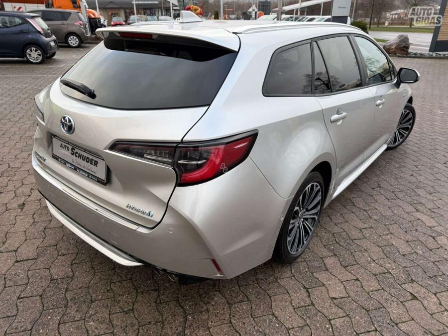 Grey Toyota Corolla 2021 in Kaunas, with an engine capacity of 2.00 L and mileage of 72 thousand km for 26510 €, photo 5 on AUTOMOTO.COM.LV