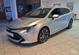 Pelēks Toyota Corolla 2021 Kauņa, ar dzinēja tilpumu 2.00 L un nobraukumu 60 tūkst. km par 27499 €, foto  vietnē AUTOMOTO.COM.LV