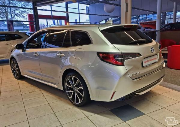 Grey Toyota Corolla 2021 in Kaunas, with an engine capacity of 2.00 L and mileage of 60 thousand km for 27499 €, photo 4 on AUTOMOTO.COM.LV
