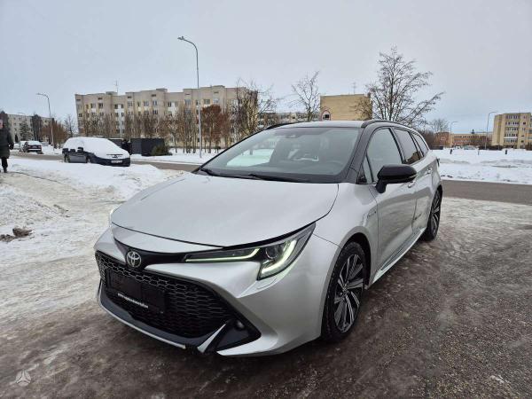 Grey Toyota Corolla 2021 in Panevezys, with an engine capacity of 1.80 L and mileage of 389 thousand km for 12800 €, photo 1 on AUTOMOTO.COM.LV