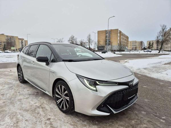 Grey Toyota Corolla 2021 in Panevezys, with an engine capacity of 1.80 L and mileage of 389 thousand km for 12800 €, photo 8 on AUTOMOTO.COM.LV