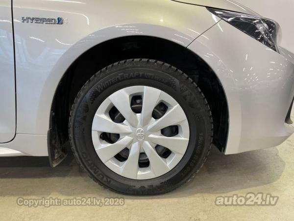 Pelēks Toyota Corolla 2021 Tallina, ar dzinēja tilpumu 1.80 L un nobraukumu 137 tūkst. km par 16900 €, foto 5 vietnē AUTOMOTO.COM.LV