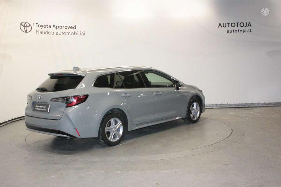 Pelēks Toyota Corolla 2021 Kauņa, ar dzinēja tilpumu 1.80 L un nobraukumu 140 tūkst. km par 20900 €, foto 2 vietnē AUTOMOTO.COM.LV