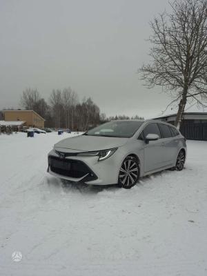 Pelēks Toyota Corolla 2021 Šauļi, ar dzinēja tilpumu 1.80 L un nobraukumu 253 tūkst. km par 13800 €, foto  vietnē AUTOMOTO.COM.LV