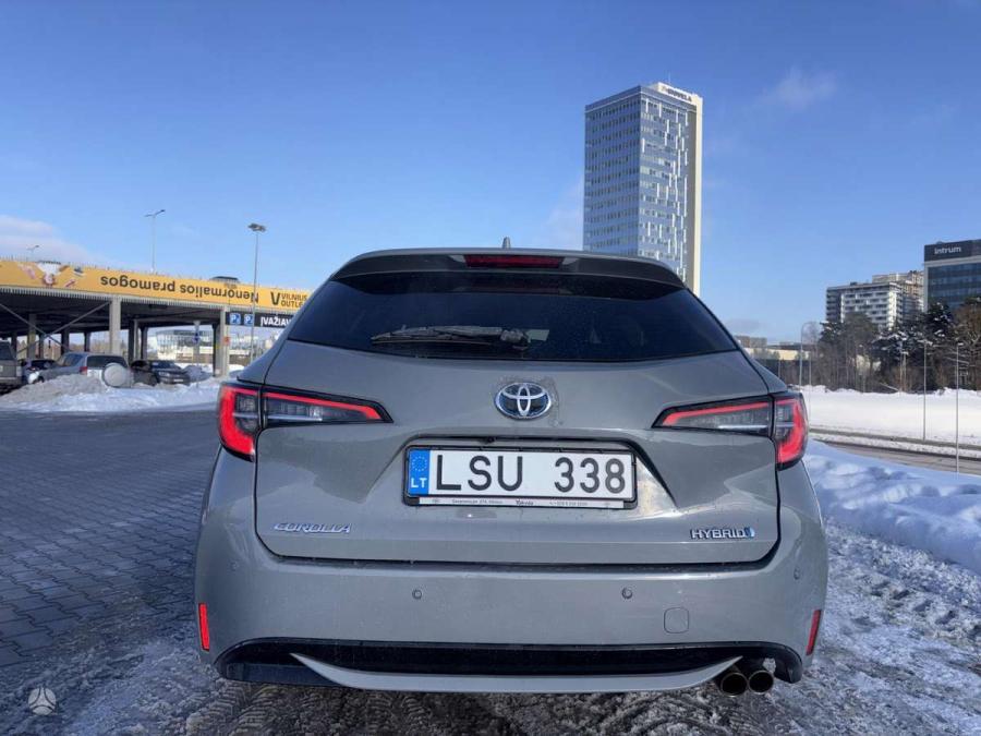 Grey Toyota Corolla 2021 in Vilnius, with an engine capacity of 1.99 L and mileage of 137 thousand km for 19900 €, photo 6 on AUTOMOTO.COM.LV