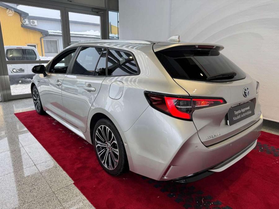 Grey Toyota Corolla 2021 in Siauliai, with an engine capacity of 1.99 L and mileage of 48 thousand km for 19900 €, photo 6 on AUTOMOTO.COM.LV