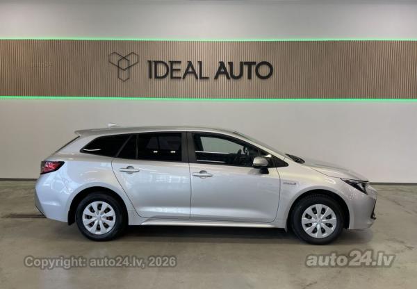 Pelēks Toyota Corolla 2021 Tallina, ar dzinēja tilpumu 1.80 L un nobraukumu 73 tūkst. km par 16490 €, foto 3 vietnē AUTOMOTO.COM.LV