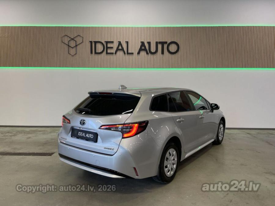 Pelēks Toyota Corolla 2021 Tallina, ar dzinēja tilpumu 1.80 L un nobraukumu 73 tūkst. km par 16490 €, foto 4 vietnē AUTOMOTO.COM.LV