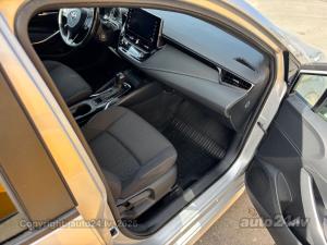 Grey Toyota Corolla 2021 in Tallinn, with an engine capacity of 1.20 L and mileage of 174 thousand km for 13640 €, photo 7 on AUTOMOTO.COM.LV