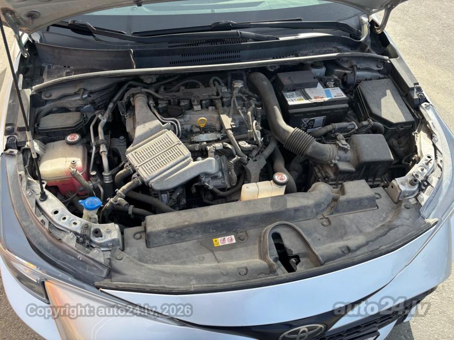 Grey Toyota Corolla 2021 in Tallinn, with an engine capacity of 1.20 L and mileage of 174 thousand km for 13640 €, photo 8 on AUTOMOTO.COM.LV