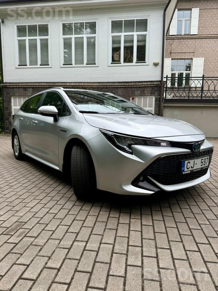Grey Toyota Corolla 2021 in Riga, with an engine capacity of 1.80 L and mileage of 118 thousand km for 16500 €, photo 4 on AUTOMOTO.COM.LV
