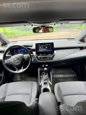 Grey Toyota Corolla 2021 in Riga, with an engine capacity of 1.80 L and mileage of 118 thousand km for 16500 €, photo 10 on AUTOMOTO.COM.LV